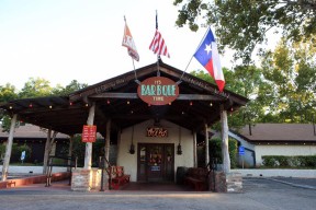 The County Line | Legendary Austin Barbecue on the Lake